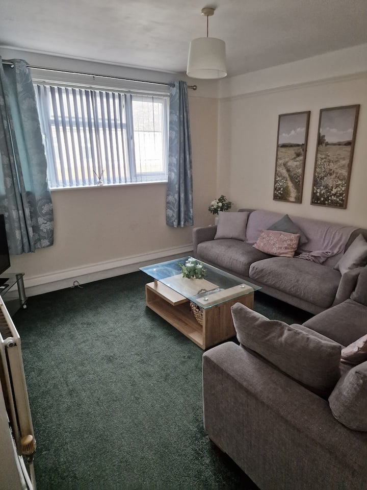 4-bed Seaside Home, 5 Mins To Beach + Parking - Felixstowe