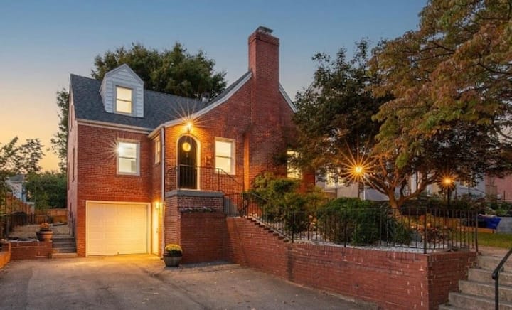 Bright & Private Walk-in Basement Apartment - Maryland