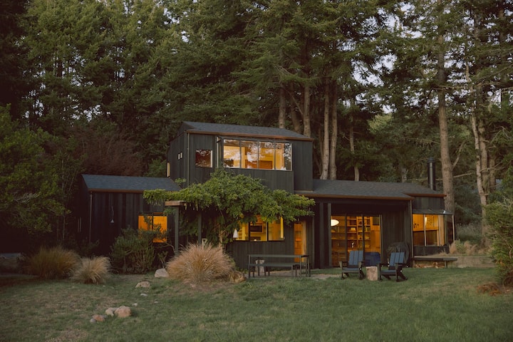 Cozy Sea Ranch Home | Beach Walks & Forest Views - Sea Ranch, CA
