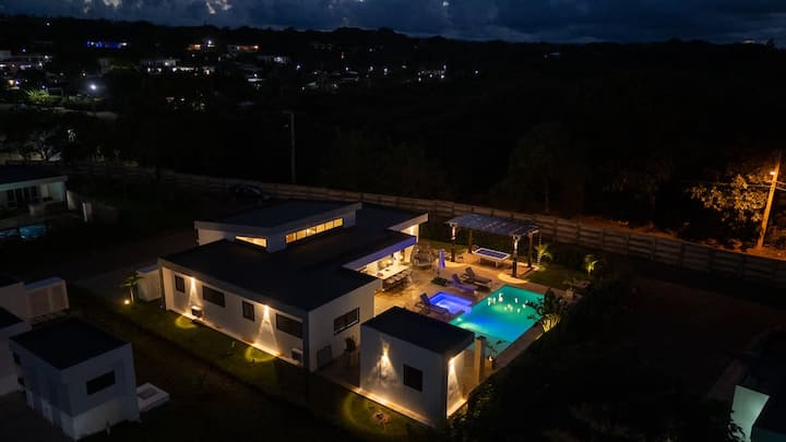 Modern Villa · Pool, Jacuzzi & Pool Table · Sosúa - Sosúa