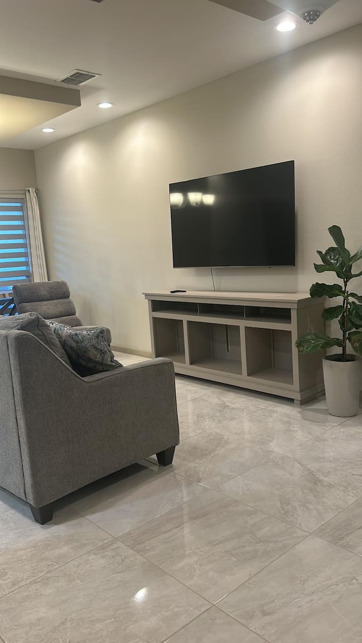 Cozy Townhome North Laredo - Laredo, TX