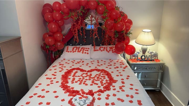 Honeymoon Getaway For 2 - Schenectady, NY
