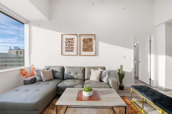 •Dt King Bed Suite Stunning Views Free Ugprkg+gym• - Edmonton