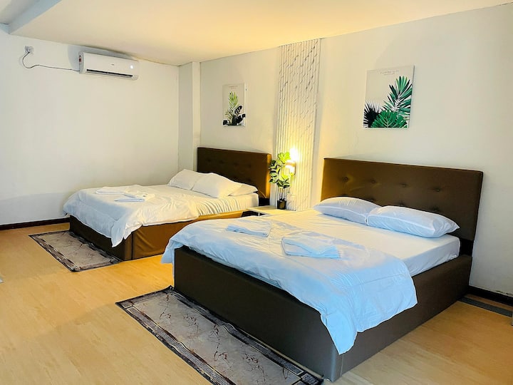 Selesa Homestay
Roomy Studio - Semporna