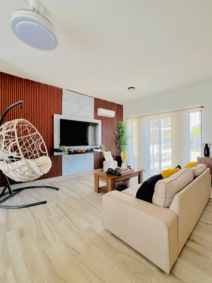 Villa En Punta Cana Con Piscina Al Frente - Punta Cana