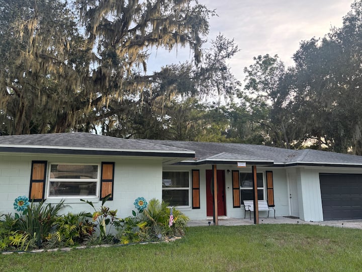 The Honey Hole - Mount Dora, FL