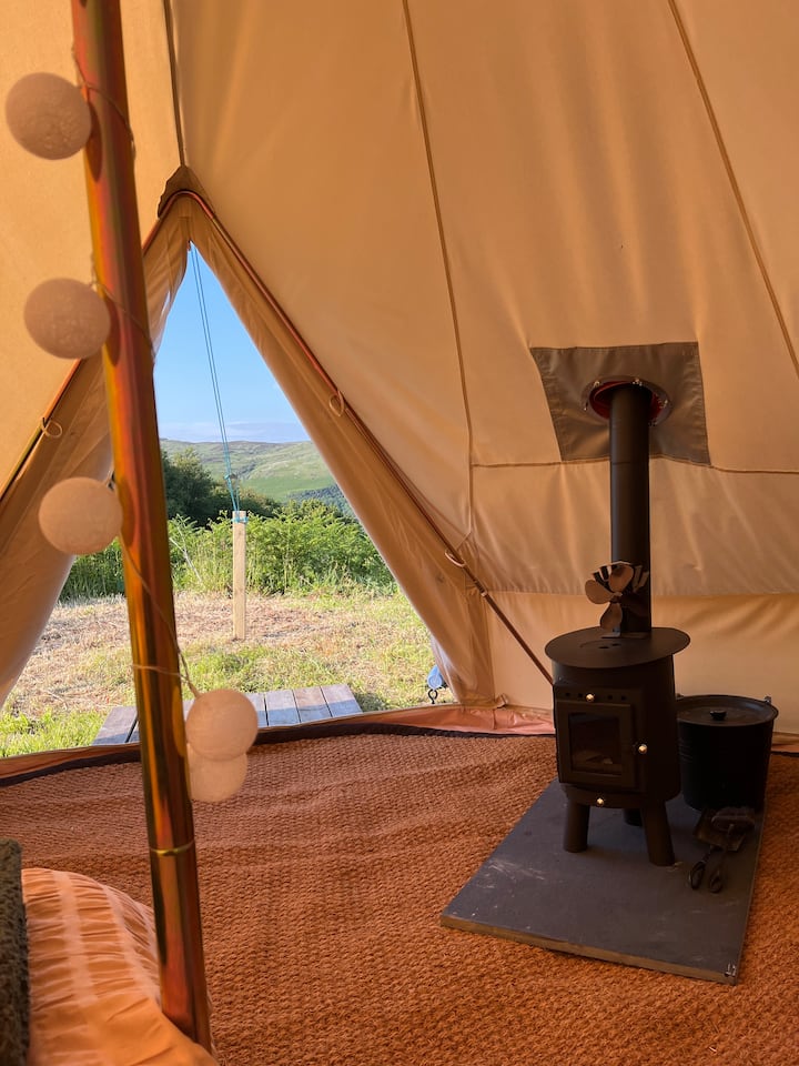 The Bell Tents @ Croft8 - Primrose - 스카이