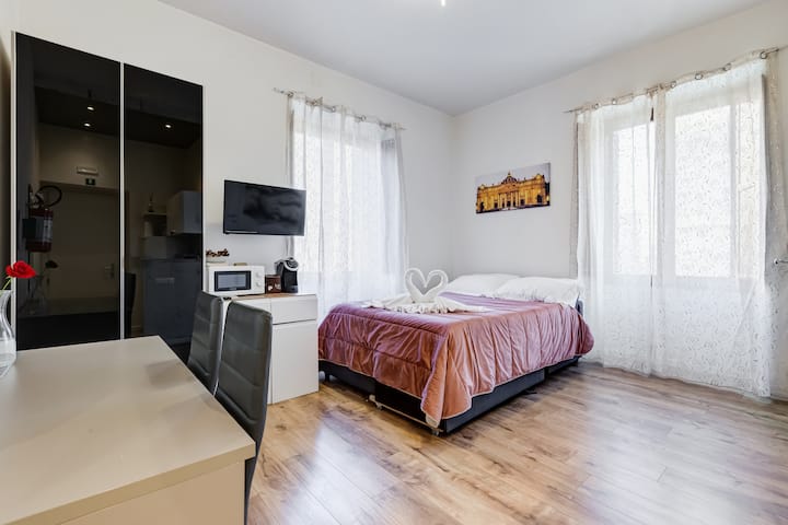 Multi Property Vaticana Da 8 A 16 Ospiti) - Lazio