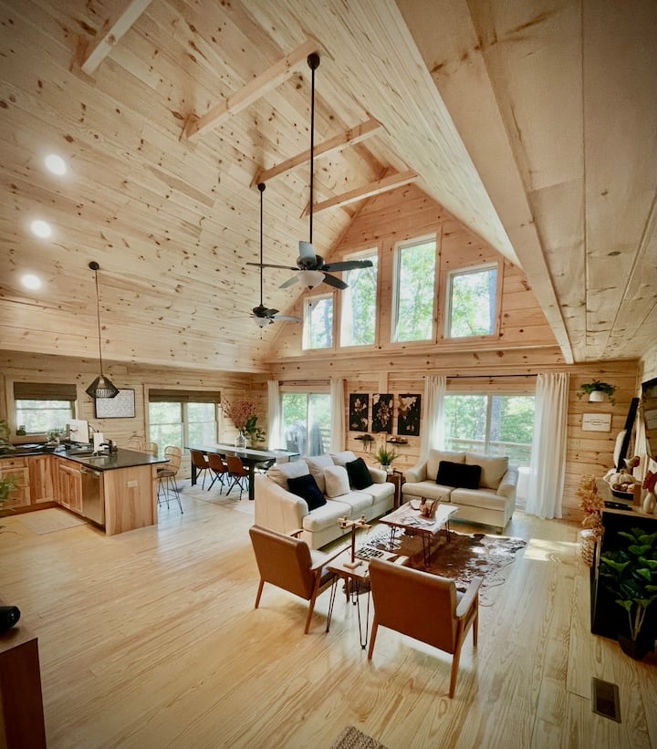 Escape To The Mountains~hot Tub~hiking~pool Table - Lake Lure, NC