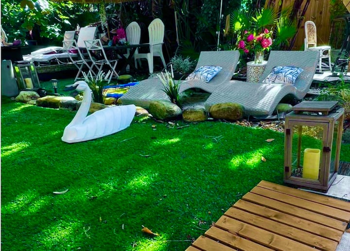 Nature Cottage Wifi Kitchen Near Beach & Downtown - Dania Beach, FL