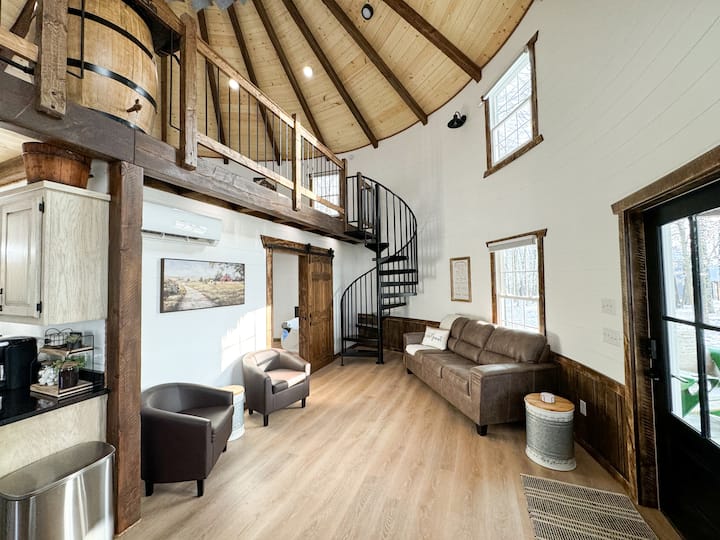 The Silo Suite And Jacuzzi - Missouri