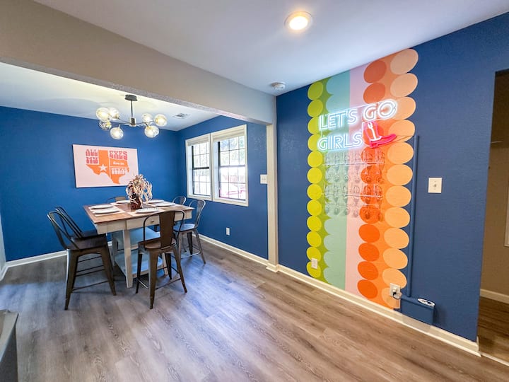 Cowboy Cabana - Pool/hot Tub/makeup Bar/sleeps 15 - Round Rock