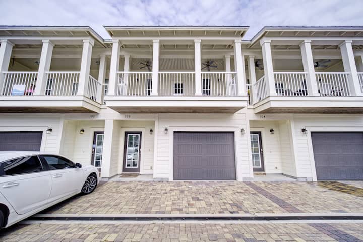 Charming Townhome W/ Heated Pool! - Destin, FL