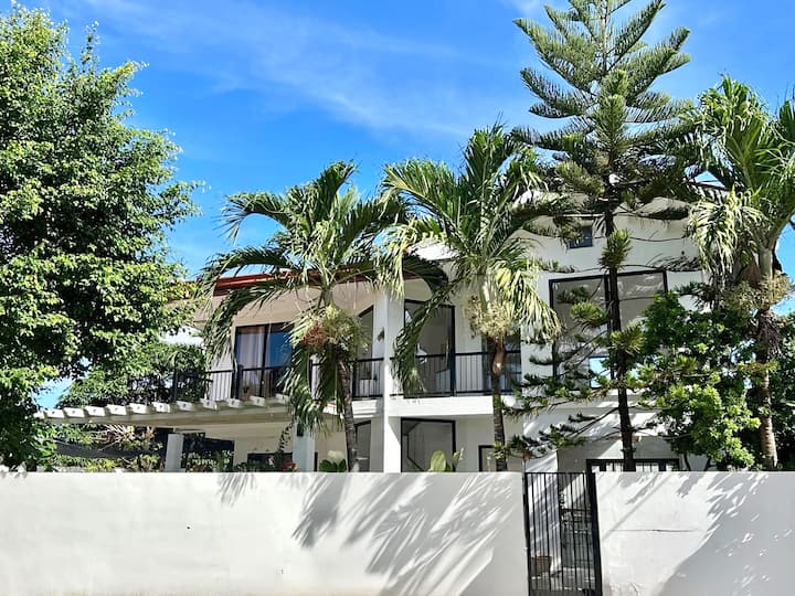 New Exclusive Luxury Pool Villa - Lapu-Lapu City