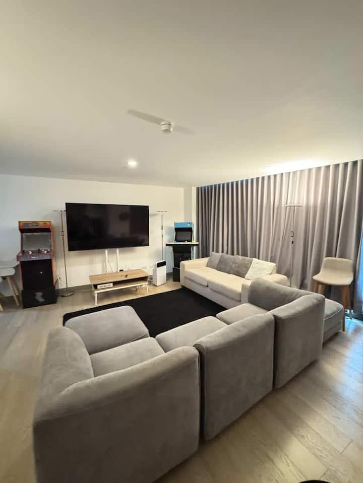 In The City: Prime Location 106 Square Meters - Makati