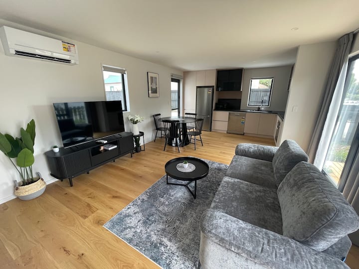 Luxury 2 Bed Near Ara/stadium And Cbd With Parking - Christchurch