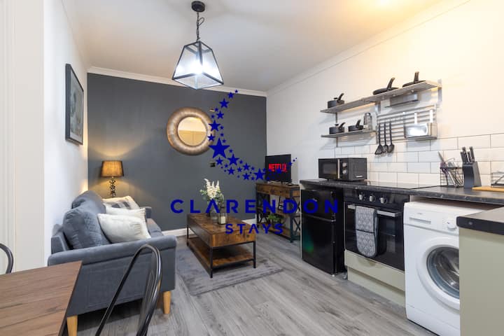 Flat 2 Willowbrook Free Parking - Nuneaton