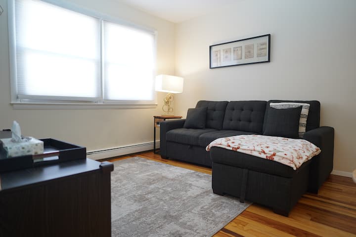 Great Location Your Own Private Artist Apartment. - Norwalk, CT