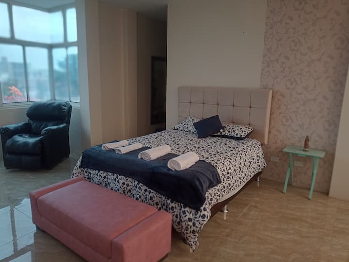 Casa Con Piscina - Piura