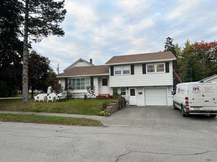 Comfy Bangor Home Long Term Stay - Bangor, ME