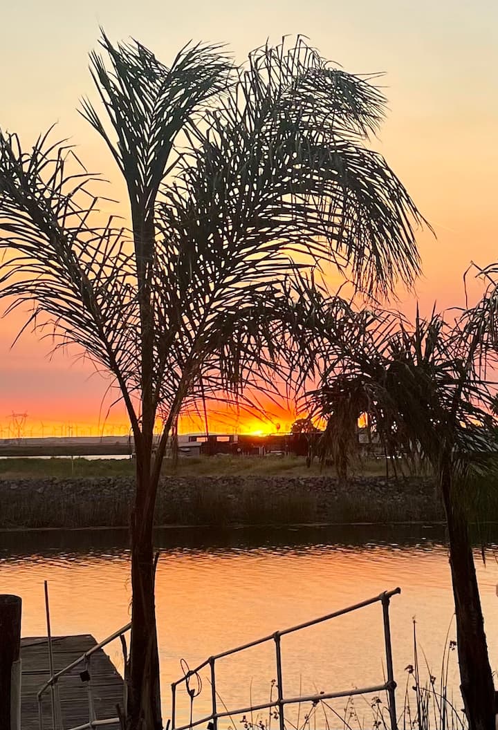 Bluegill Point Waterfront Retreat - Brannan Island State Recreation Area, Rio Vista