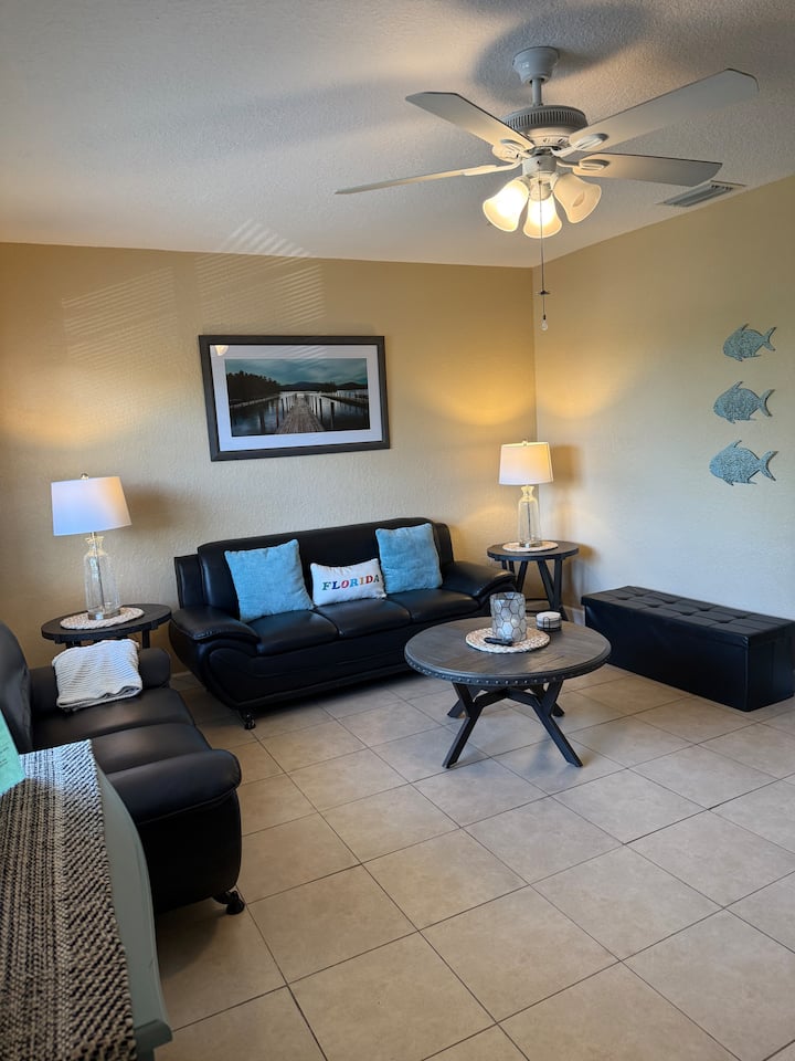 # 9 Upstairs Downtown Delray Swinton Ave - Delray Beach, FL