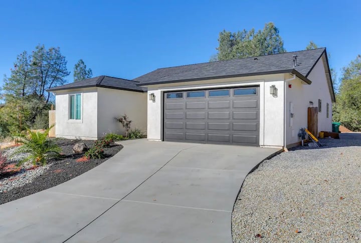 White Retreat-close To I5- Petfriendly Near Bethel - Redding, CA