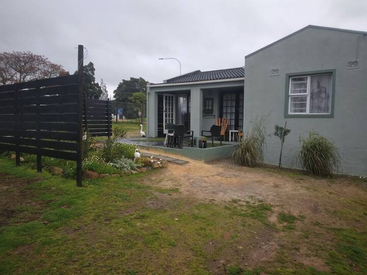 Yellowbird Accommodation - Darling