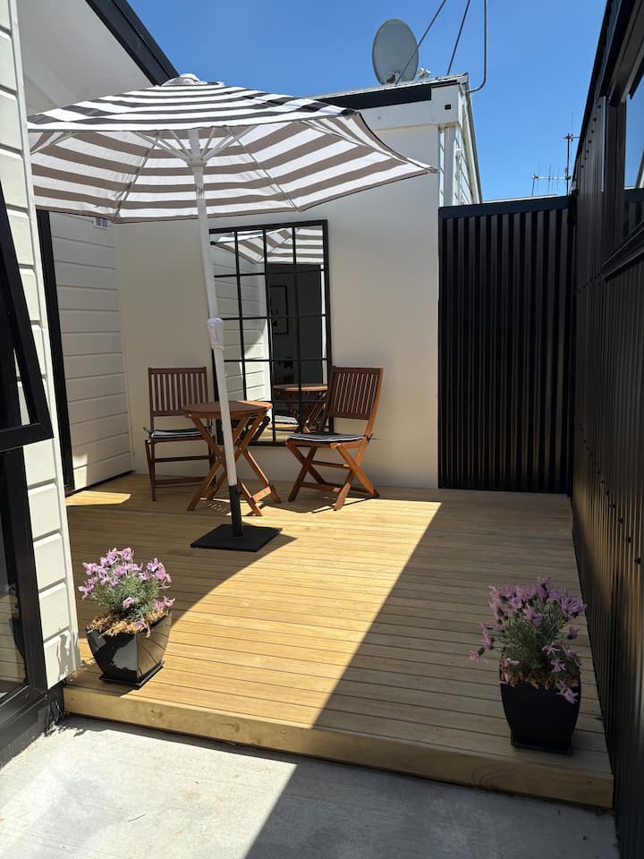 Central Haven: Sunny, Secure & Walk To The River - Whanganui