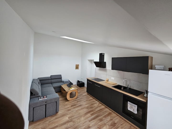 Accueillant T2 Avec Terrasse Privée - La Rochelle