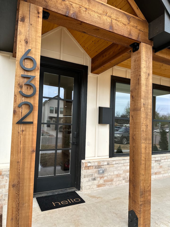 Cosmo 632 Downtown Edmond - 埃德蒙