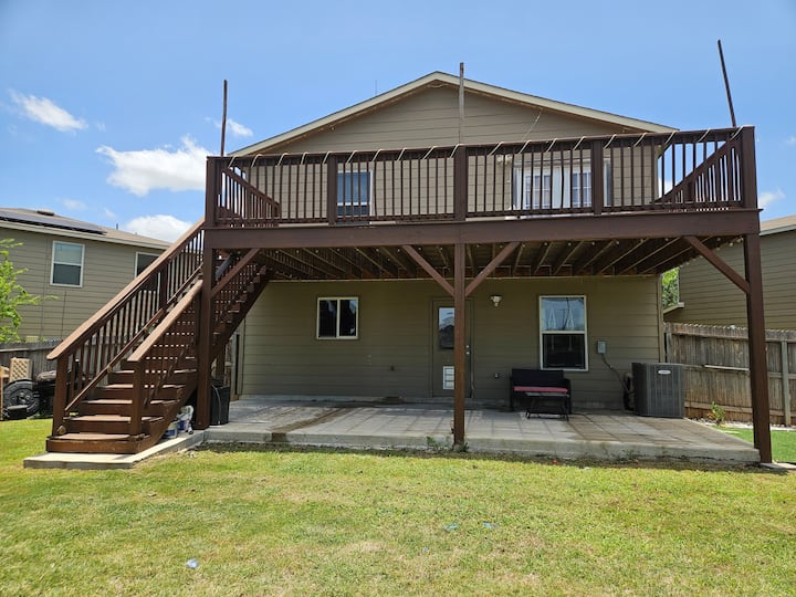 Home Near Six Flags, Seaworld, Alamo Sportplex - Helotes, TX