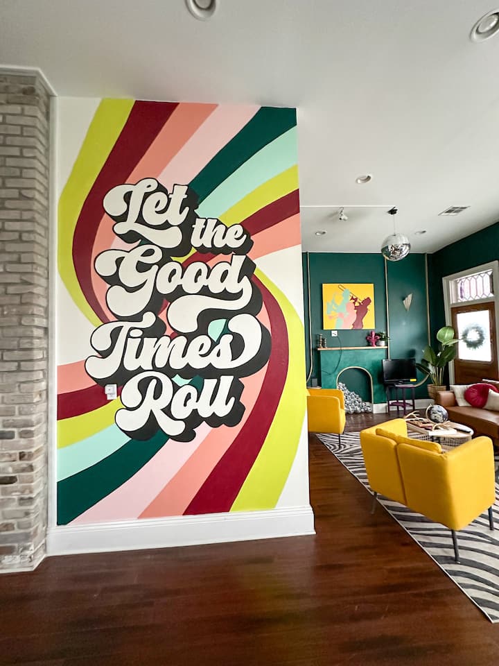 Bold Funky 2br In Nola • Walk To French Quarter - New Orleans, LA