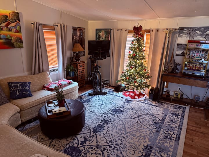 Warm Cozy 3 Queen Home In Troy- Full Kitchen - Troy, NY