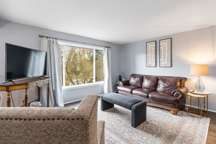 Quiet Dead End Condo - Near Tinyhometap House - Kelso, WA