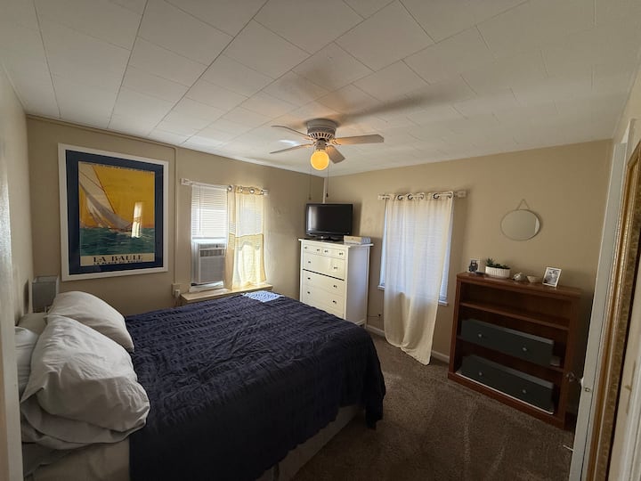 Best Dayton Neighborhood! Steps To Oakwood Shops - Dayton, OH