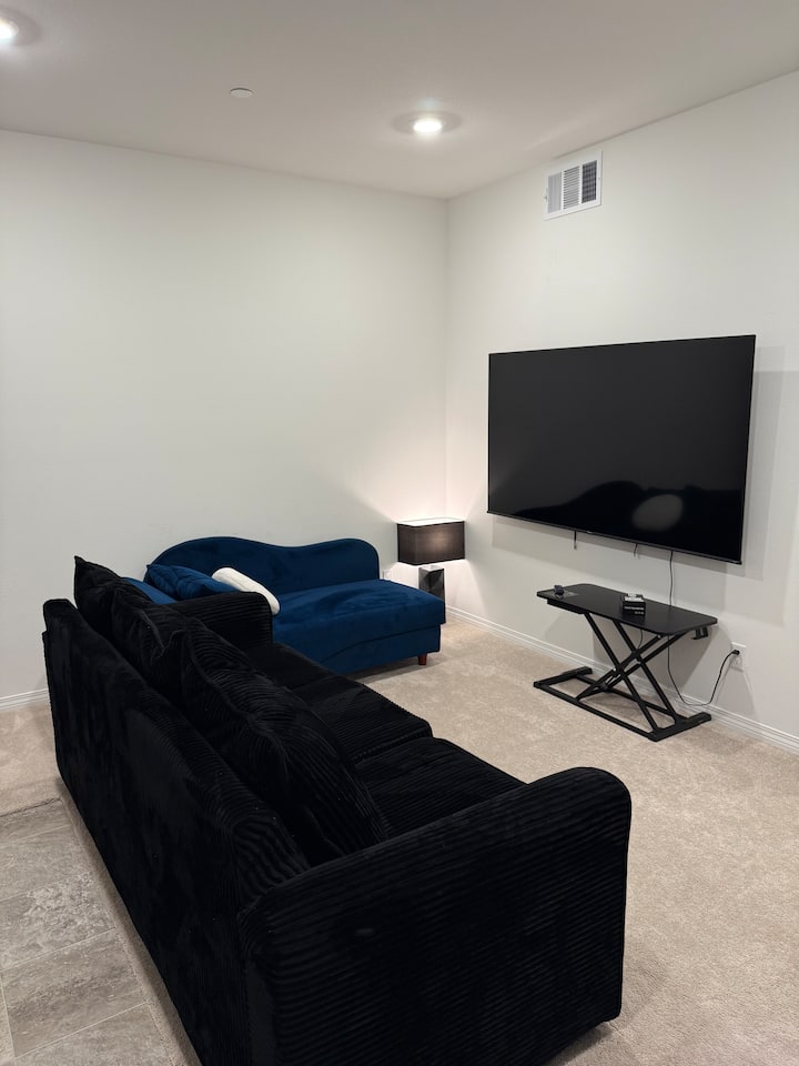 La Casa Bonita: Stay In Style - Menifee, CA