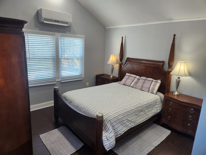 Cozy Bedroom. - New Brunswick, NJ