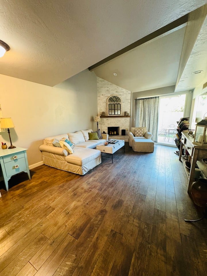 Quaint And Charming Retreat Central To It All - Phoenix, AZ