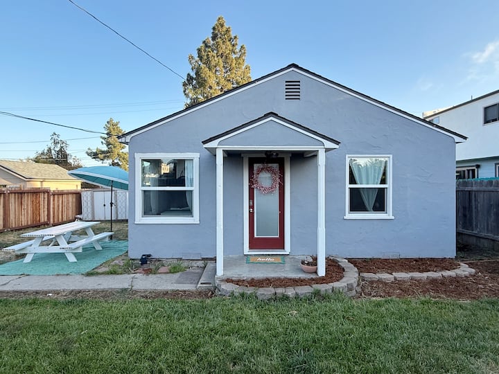 Sunny Slo Bungalow - San Luis Obispo, CA