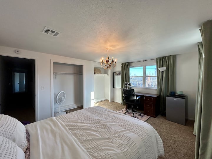 Bedroom Suite Office Shared Space - Oklahoma