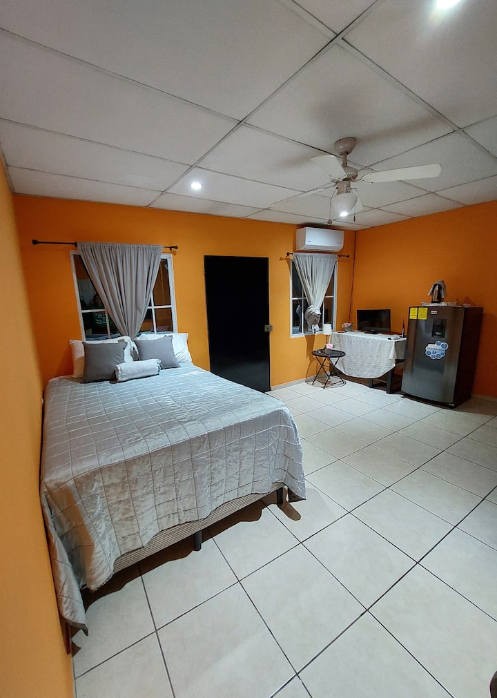 Residencia En Santa Ana - Santa Ana