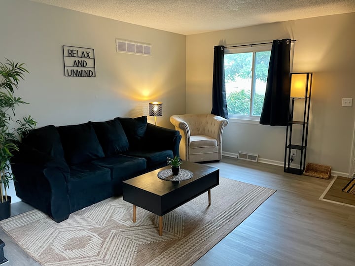 Classy Two Bedroom Home - Belton, MO