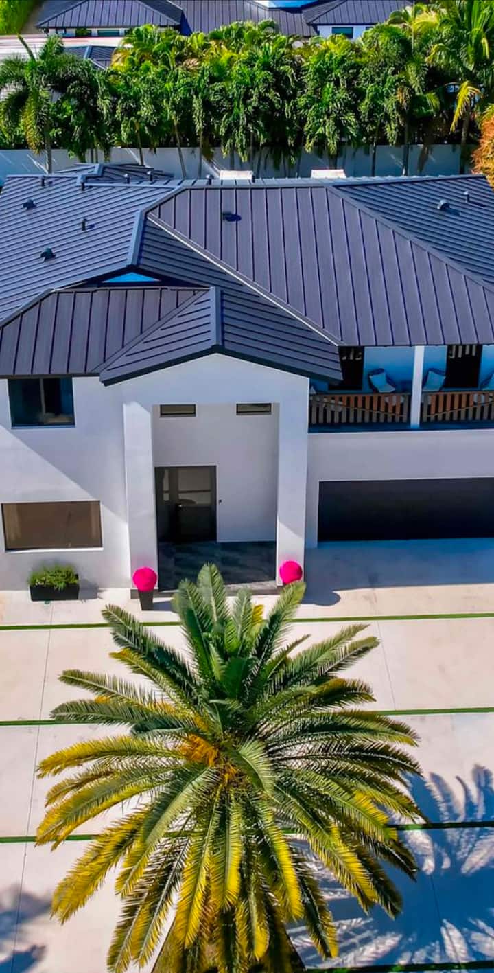 The Luxury Miami Vice Villa - The Bahamas