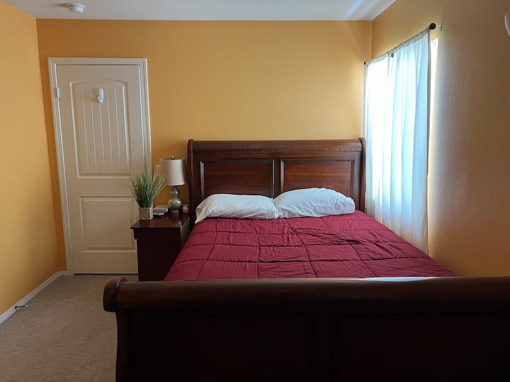 Lovely Home - Rialto, CA
