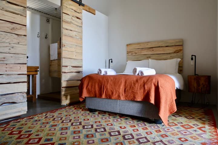 De Rustica Stable Stay Room 3 - De Rust