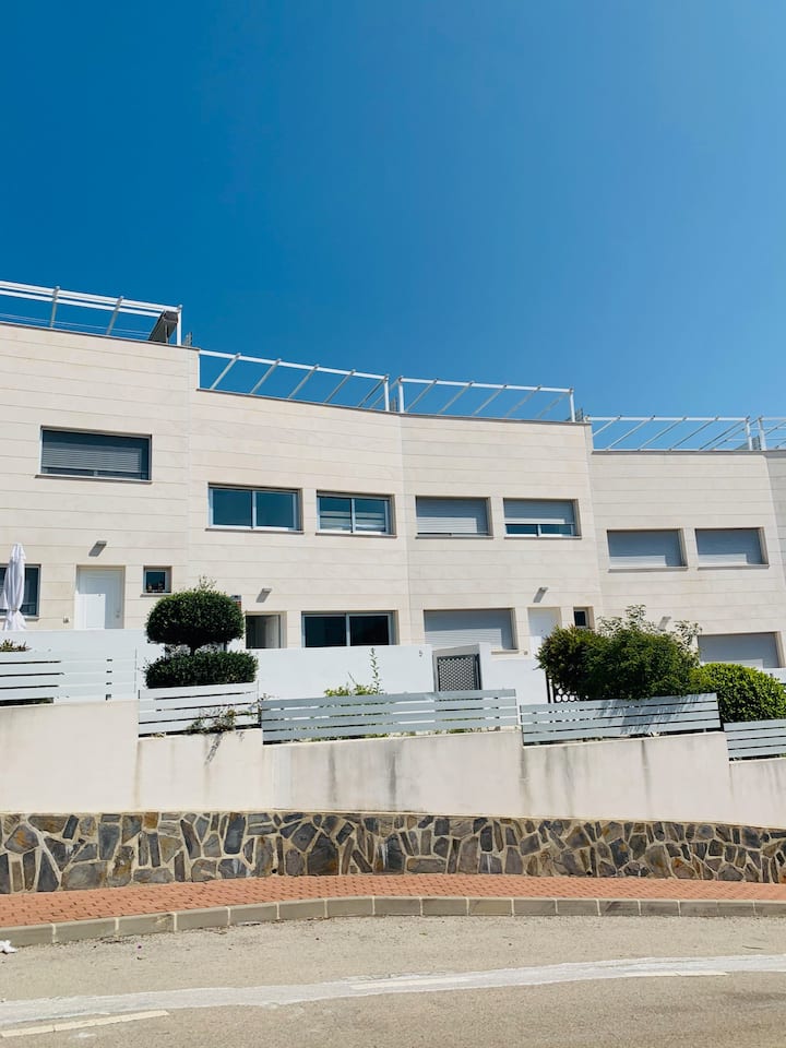 Spacious Denia Villa With Pool - Dénia