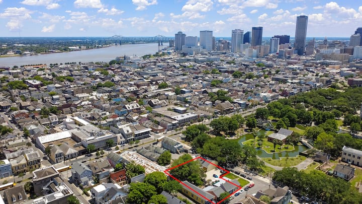 11 Historic Guest Houses W/ Parking (Sleeps 54) - New Orleans, LA