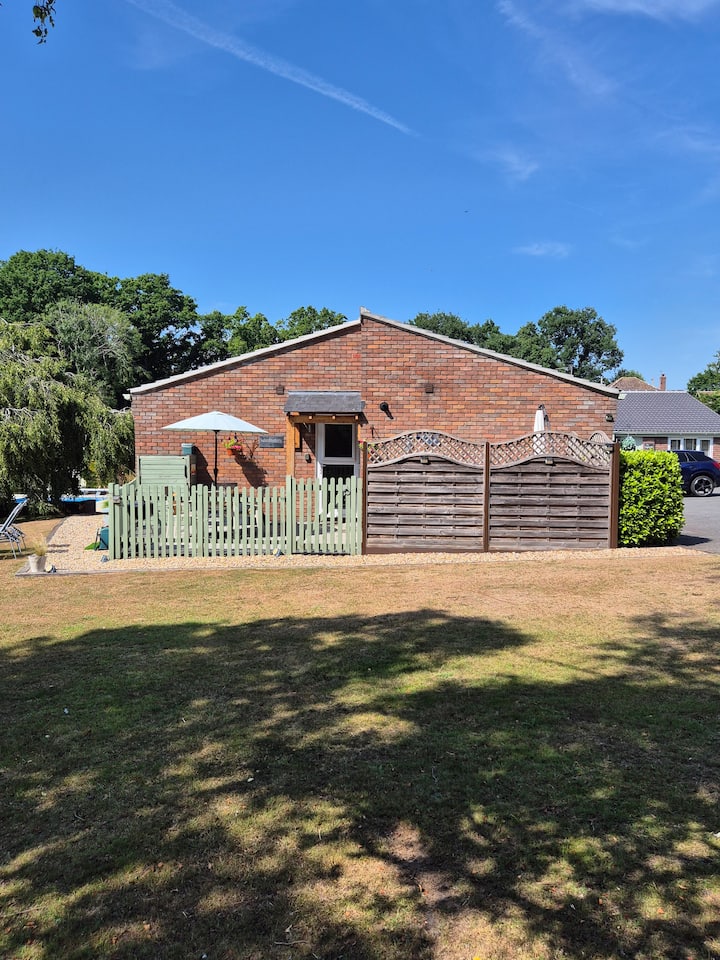 The Woodpeckers, Alresford, Essex - Mersea Island