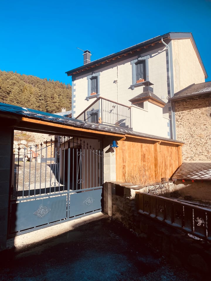 Maison Boule De Neige, Meublé 3 éToiles - Formiguères